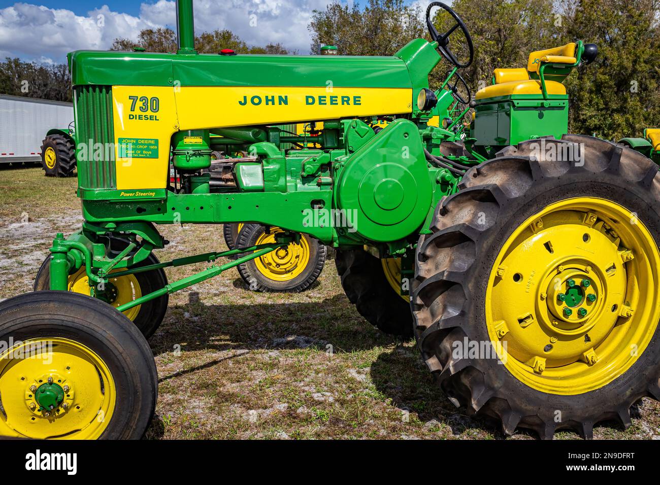 Car show hi hi-res stock photography and images - Alamy