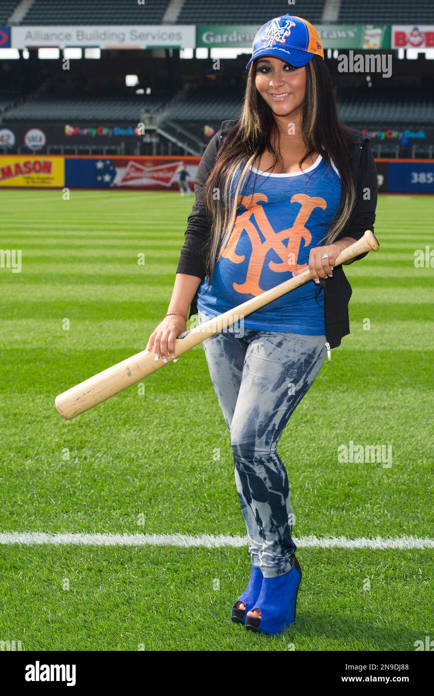Nicole "Snooki" Polizzi poses on the field prior to the New York Mets ...