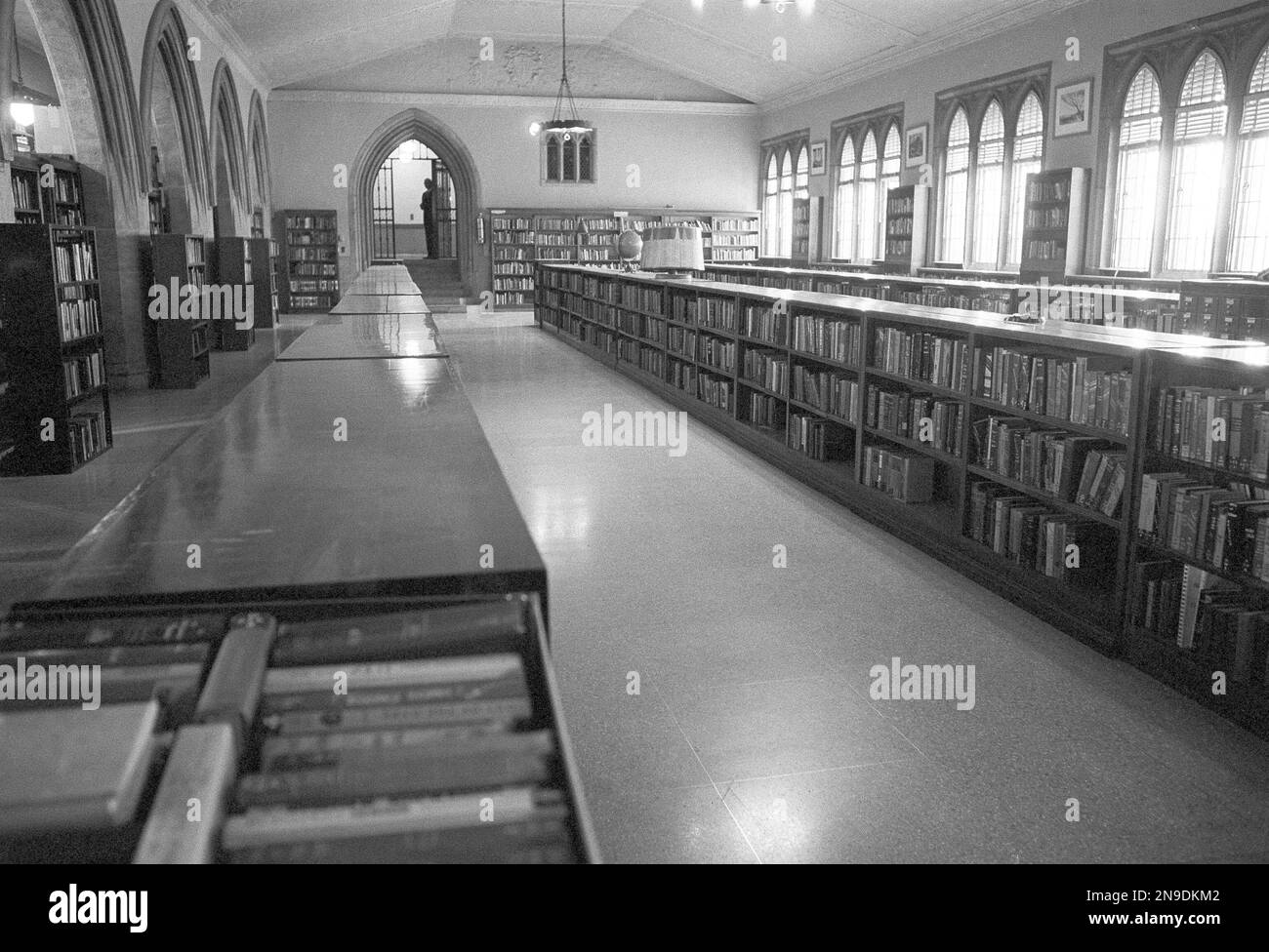 The library at Lewisburg Penitentiary is shown, Lewisburg, Penn., Nov ...