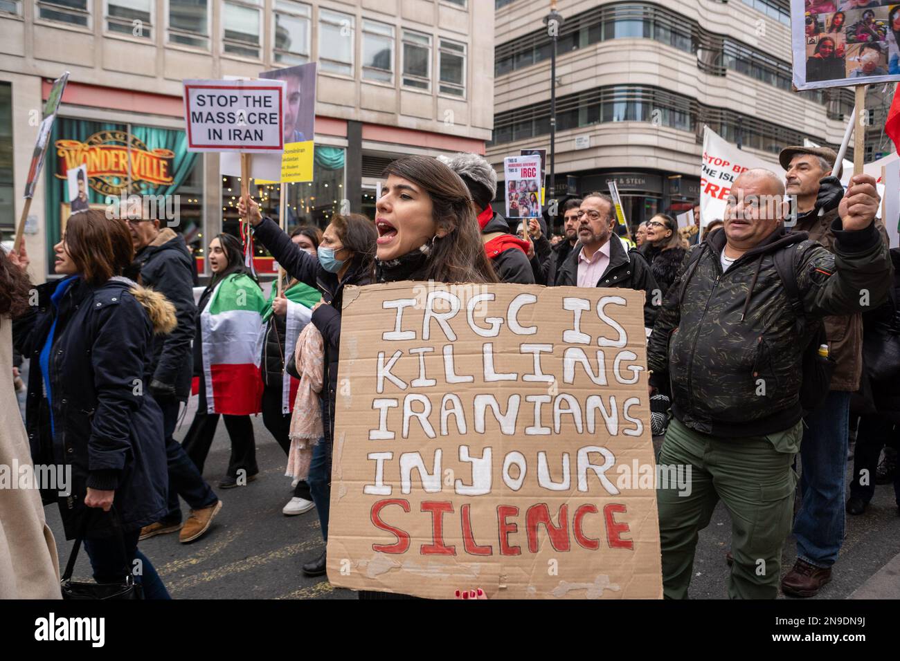 Thousands gathered in Trafalgar Square to show unity against the 44th ...