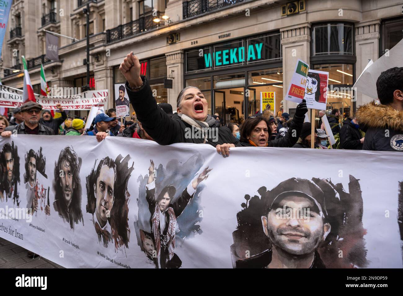 Thousands gathered in Trafalgar Square to show unity against the 44th ...