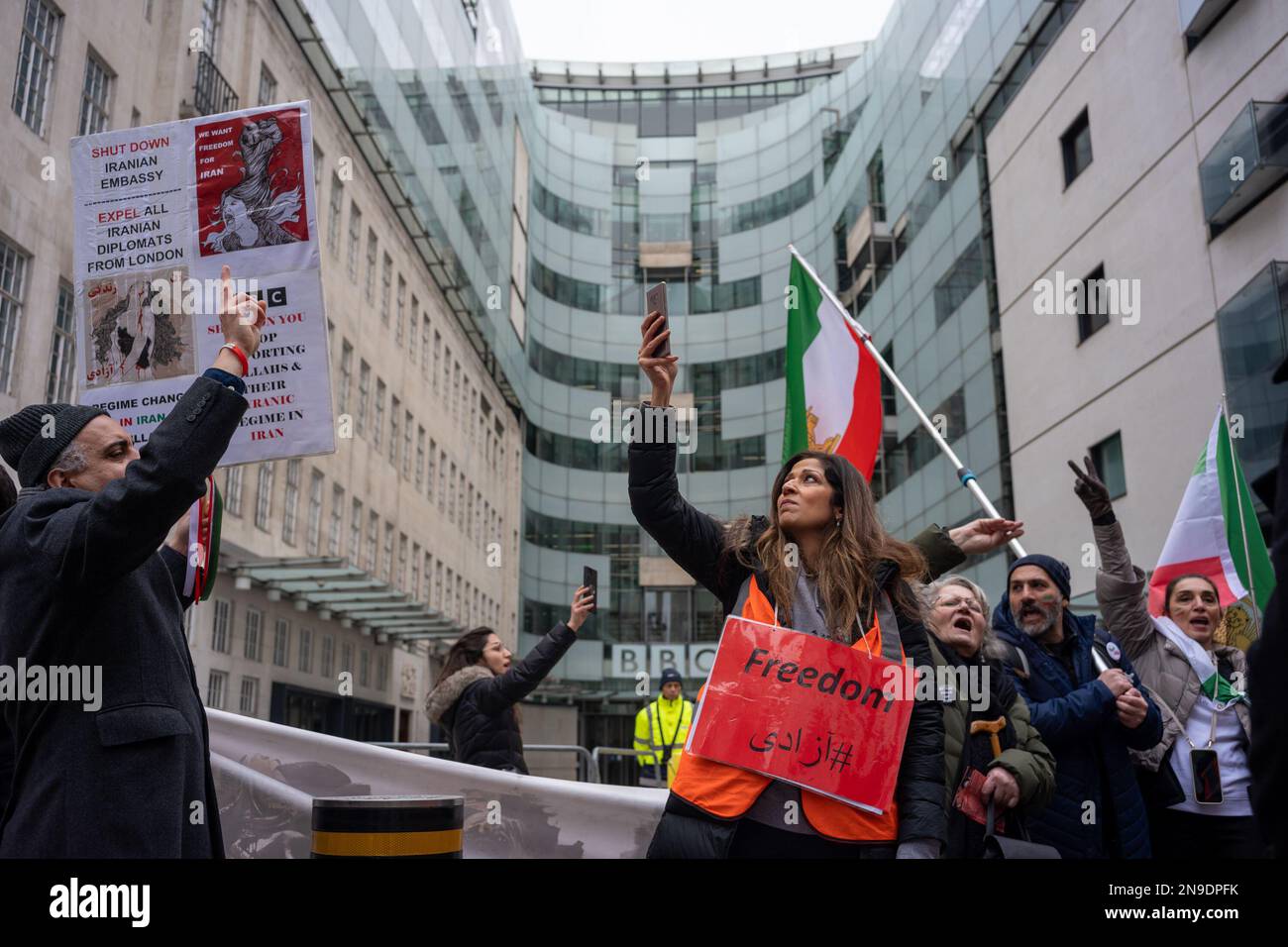 Thousands gathered in Trafalgar Square to show unity against the 44th ...