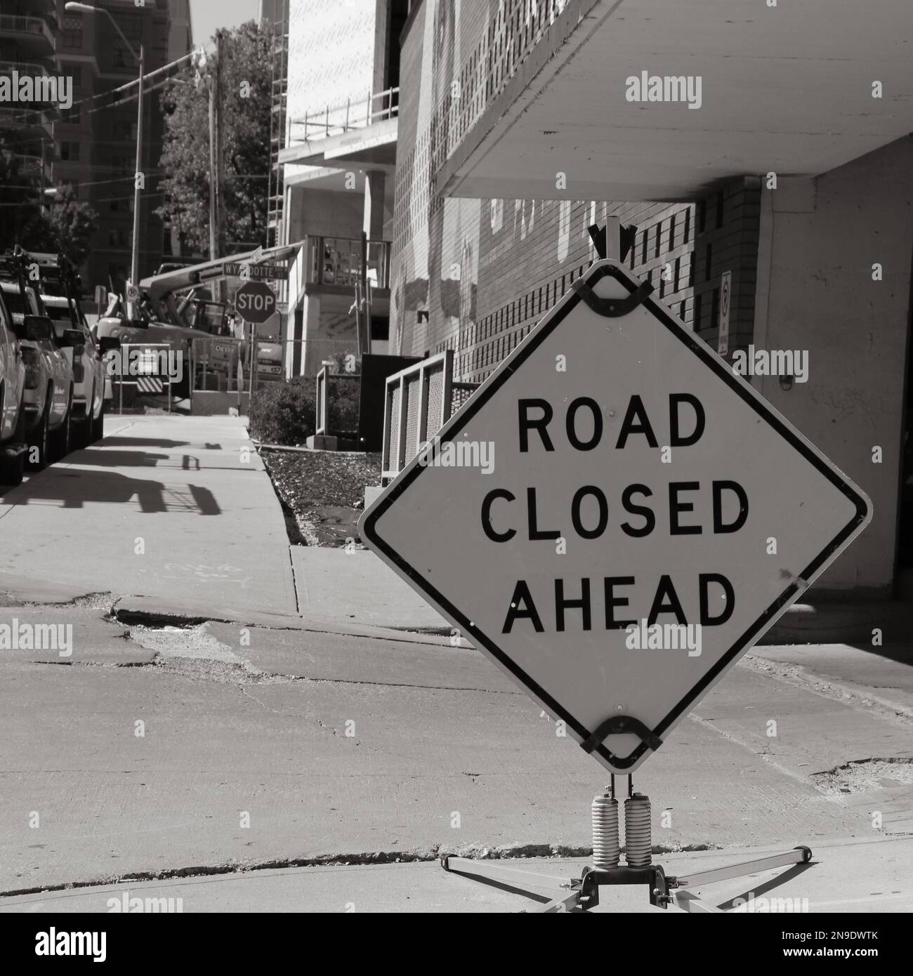 Road closed symbol hi-res stock photography and images - Alamy