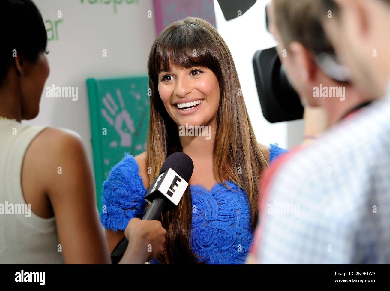 Actress Lea Michele unveils Valspar Hands for Habitat celebrity ...
