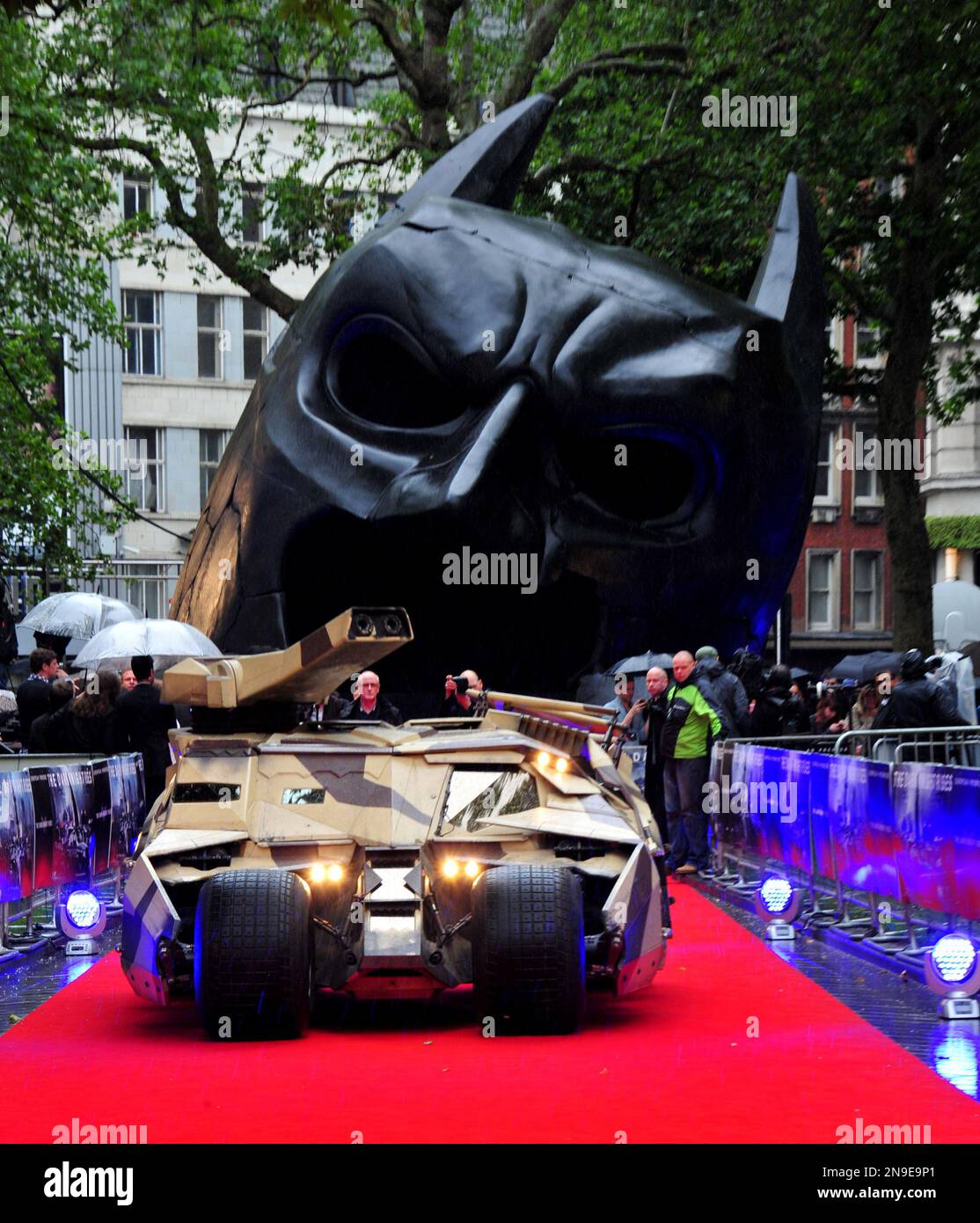 The Batmobile arrives at the Batman - The Dark Knight Rises European ...