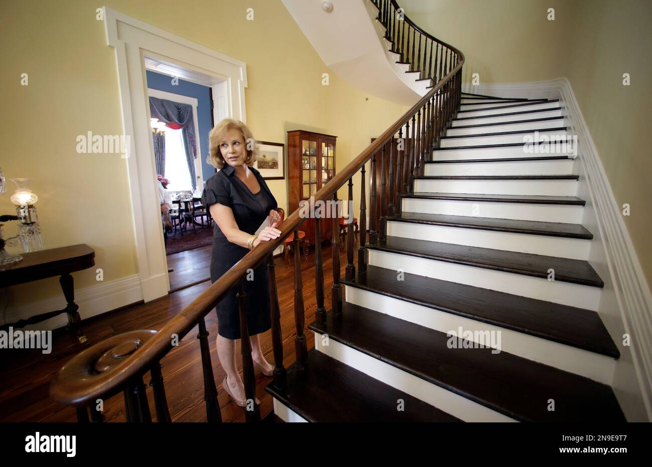 Texas First Lady Anita Perry gives a tour of the Texas Governor's ...