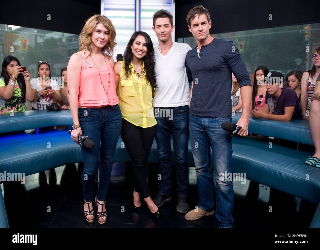 Jewel Staite, Cassie Steele, Joe Dinicol, and Jonathan Patrick Moore ...