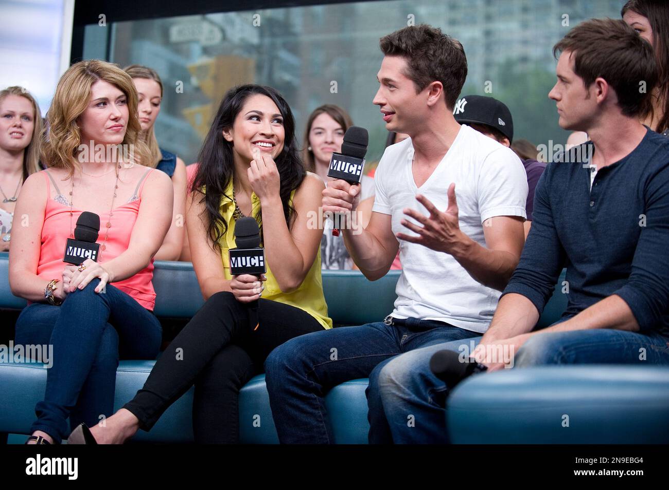 Jewel Staite, Cassie Steele, Joe Dinicol, and Jonathan Patrick Moore ...