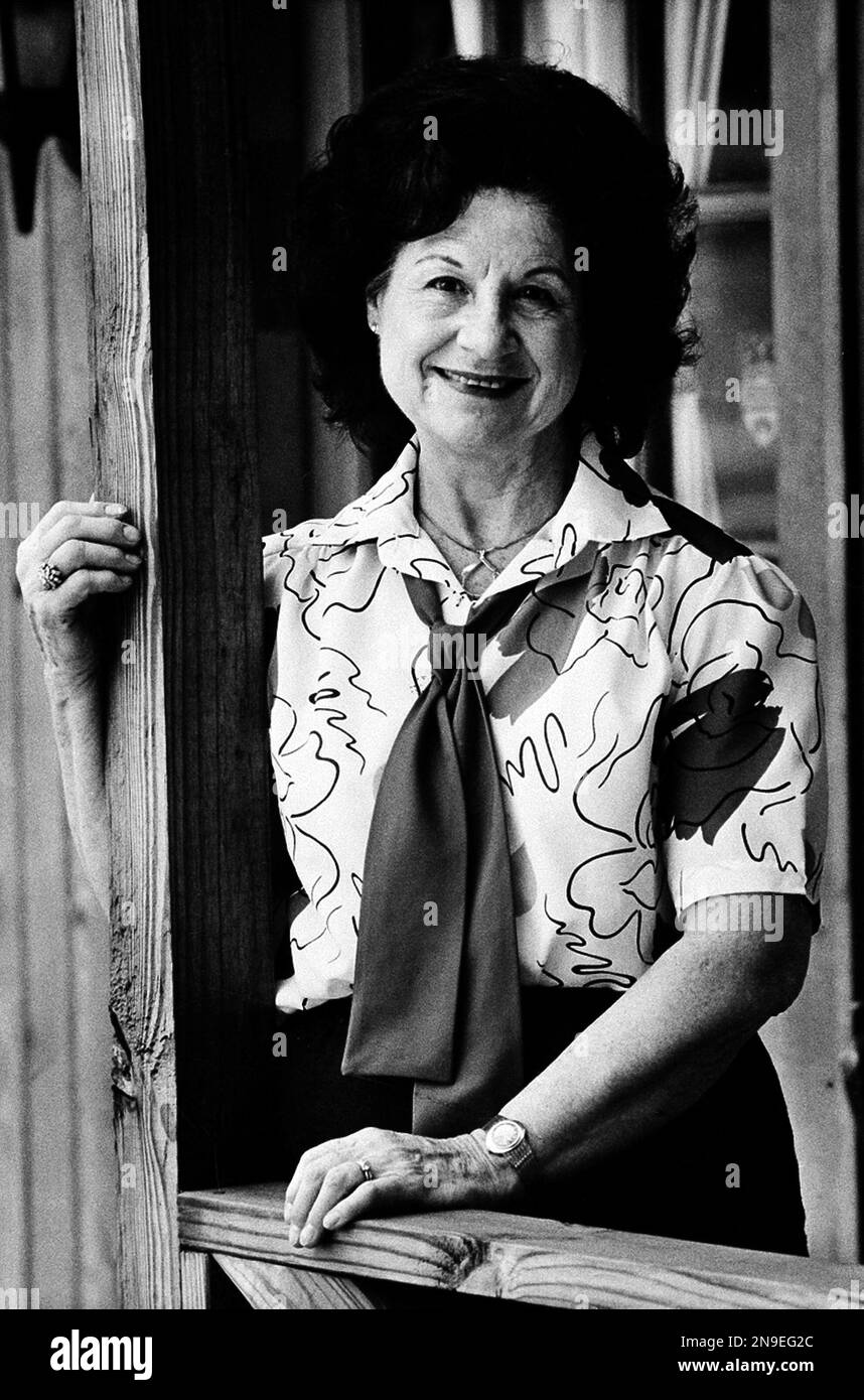 FILE - This May 1986 file photo shows country music singer Kitty Wells ...