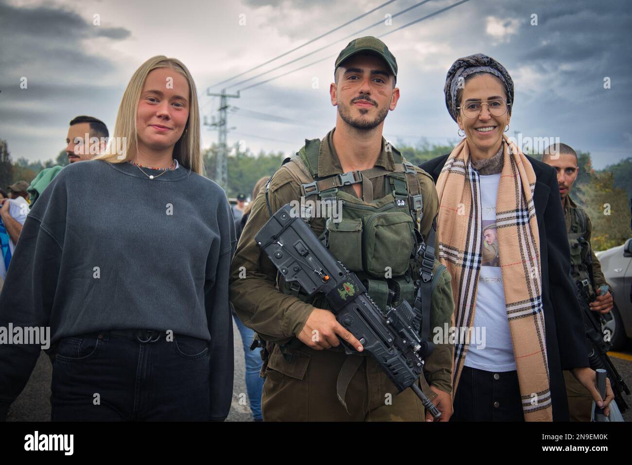 The Golani soldier and his family smiling in the city of Golani ...