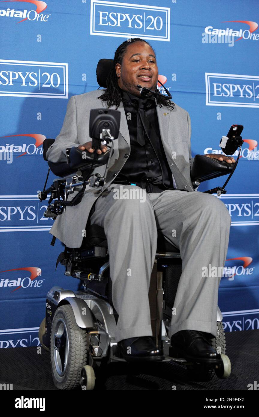 Paralyzed Rutgers football player Eric LeGrand poses backstage with the ...