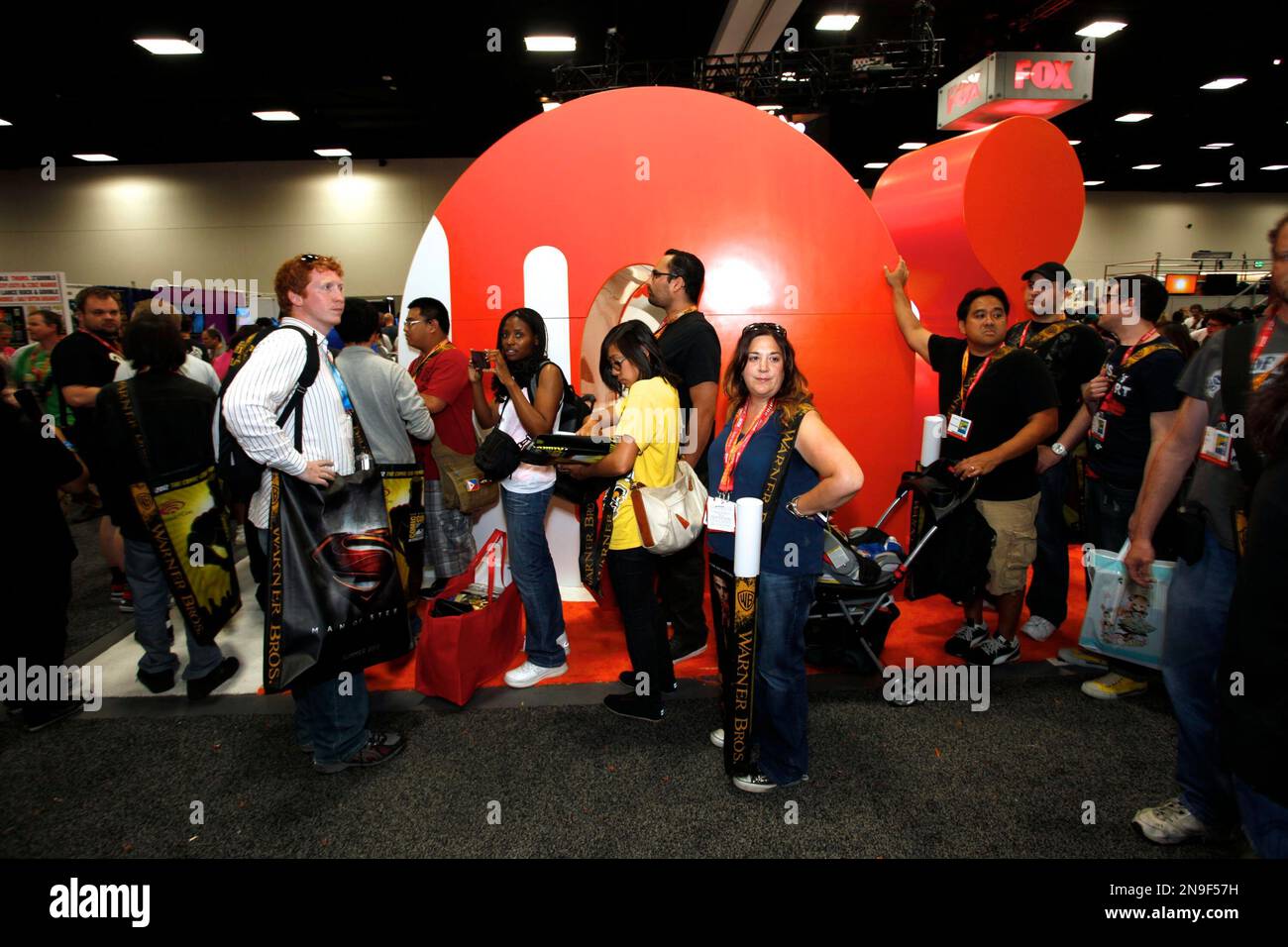 Nickelodeon fans waiting in line at the Nickelodeon booth at Comic-Co ...