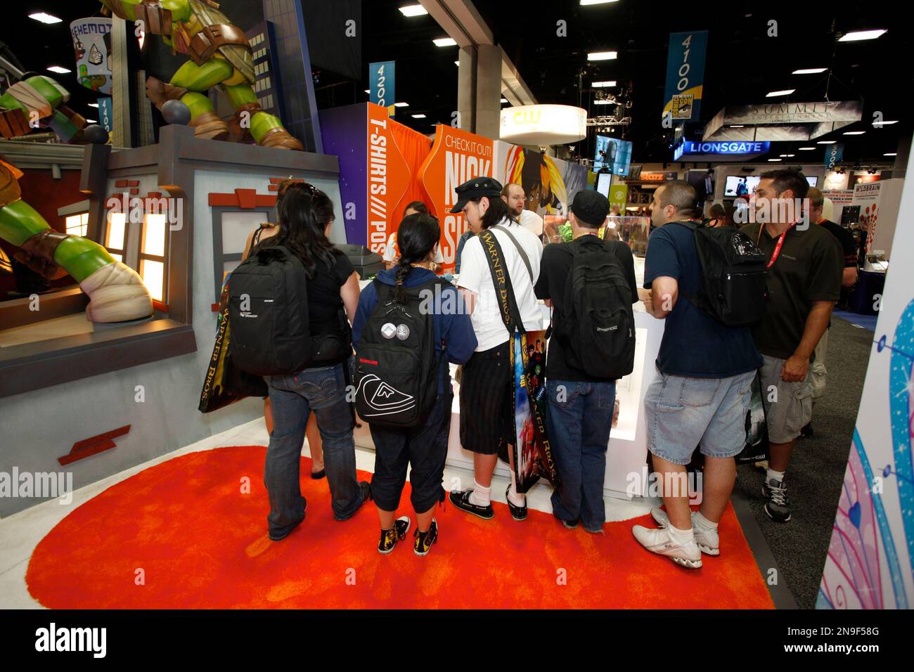 Nickelodeon fans waiting in line at the Nickelodeon booth at Comic-Co ...