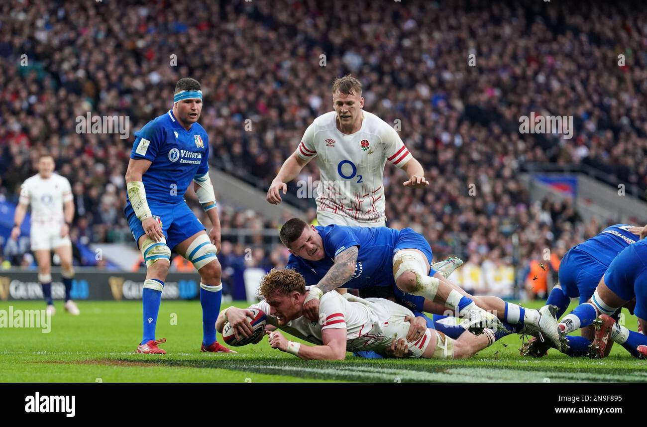 England's Ollie Chessum dives in to score his sides second try during ...
