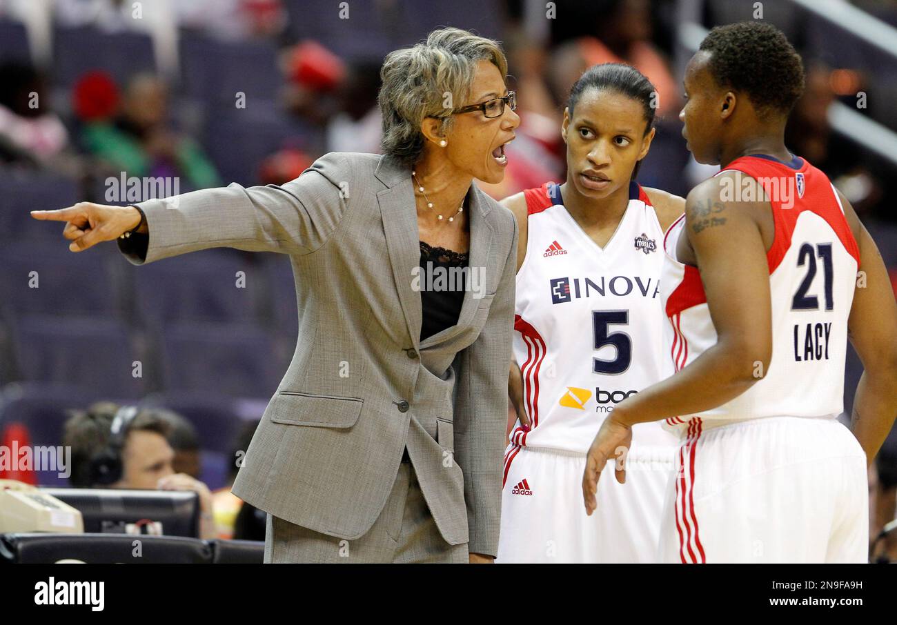 Washington Mystics head coach Trudi Lacey talks with guard Jasmine ...
