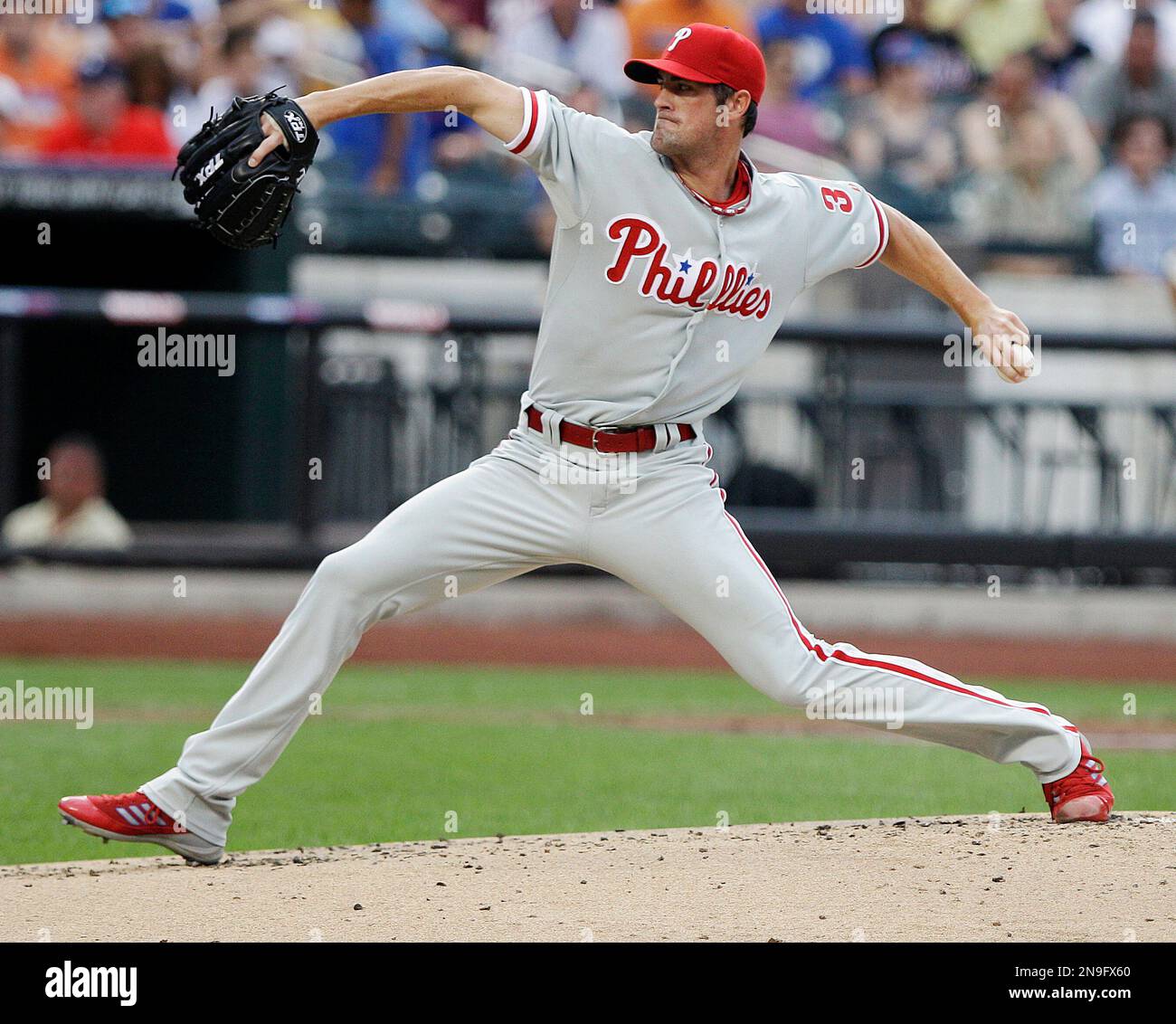 Philadelphia Phillies' Cole Hamels delivers a pitch during the first ...