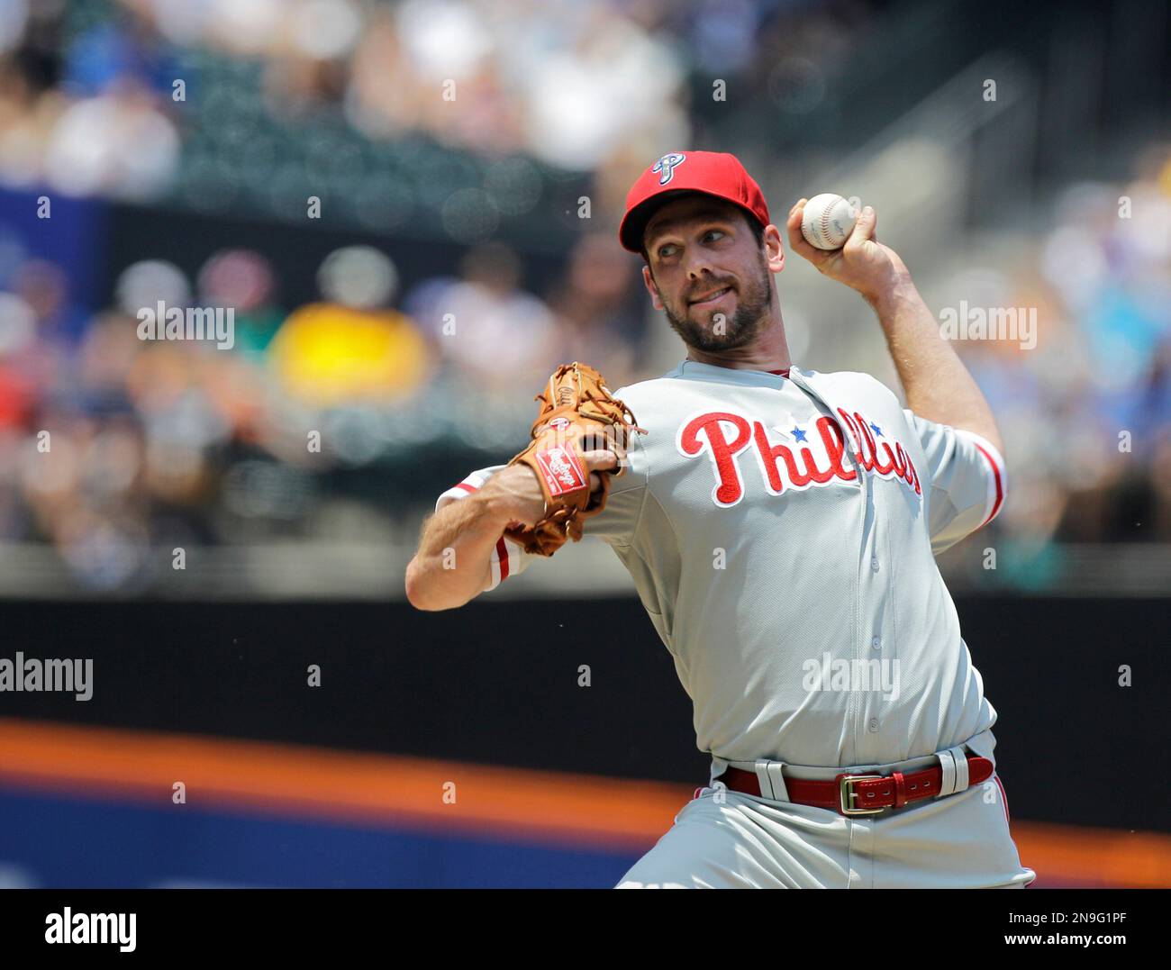 Philadelphia Phillies starting pitcher Cliff Lee delivers against the ...