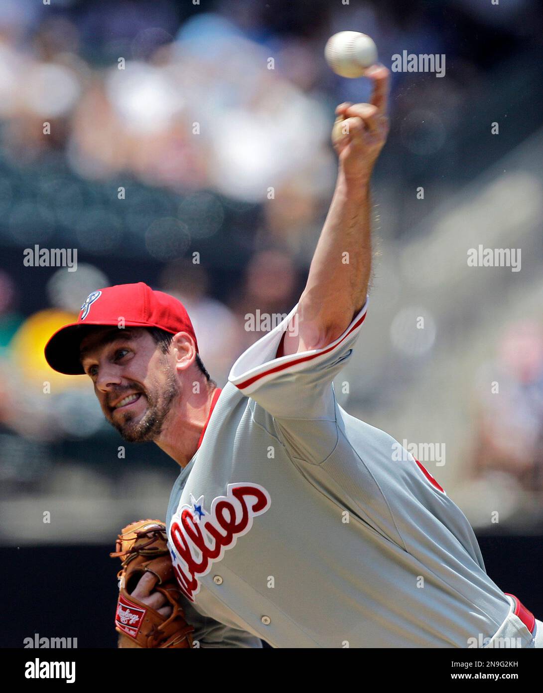 Philadelphia Phillies starting pitcher Cliff Lee delivers against the ...
