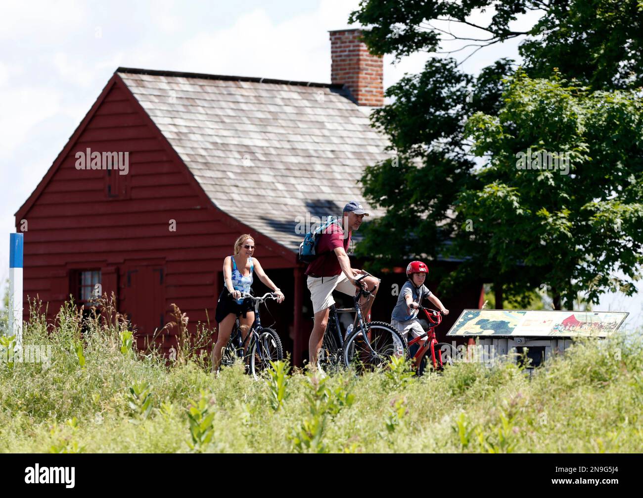 Casey Boynton, center, his wife Irene Boynton, left, and son Caz ...