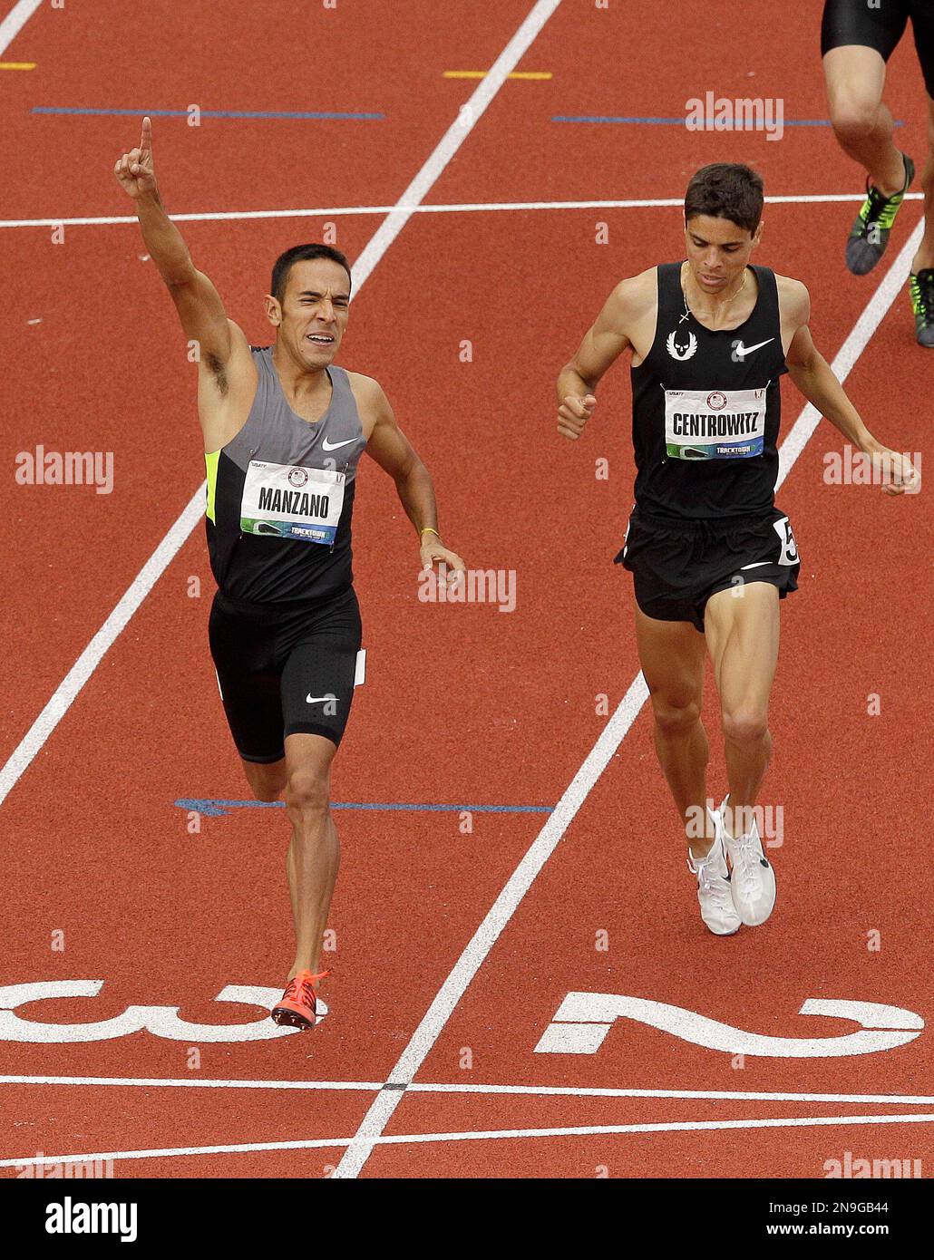 Leonel Manzano leads Matthew Centrowitz to the finish in the men's 1500 ...