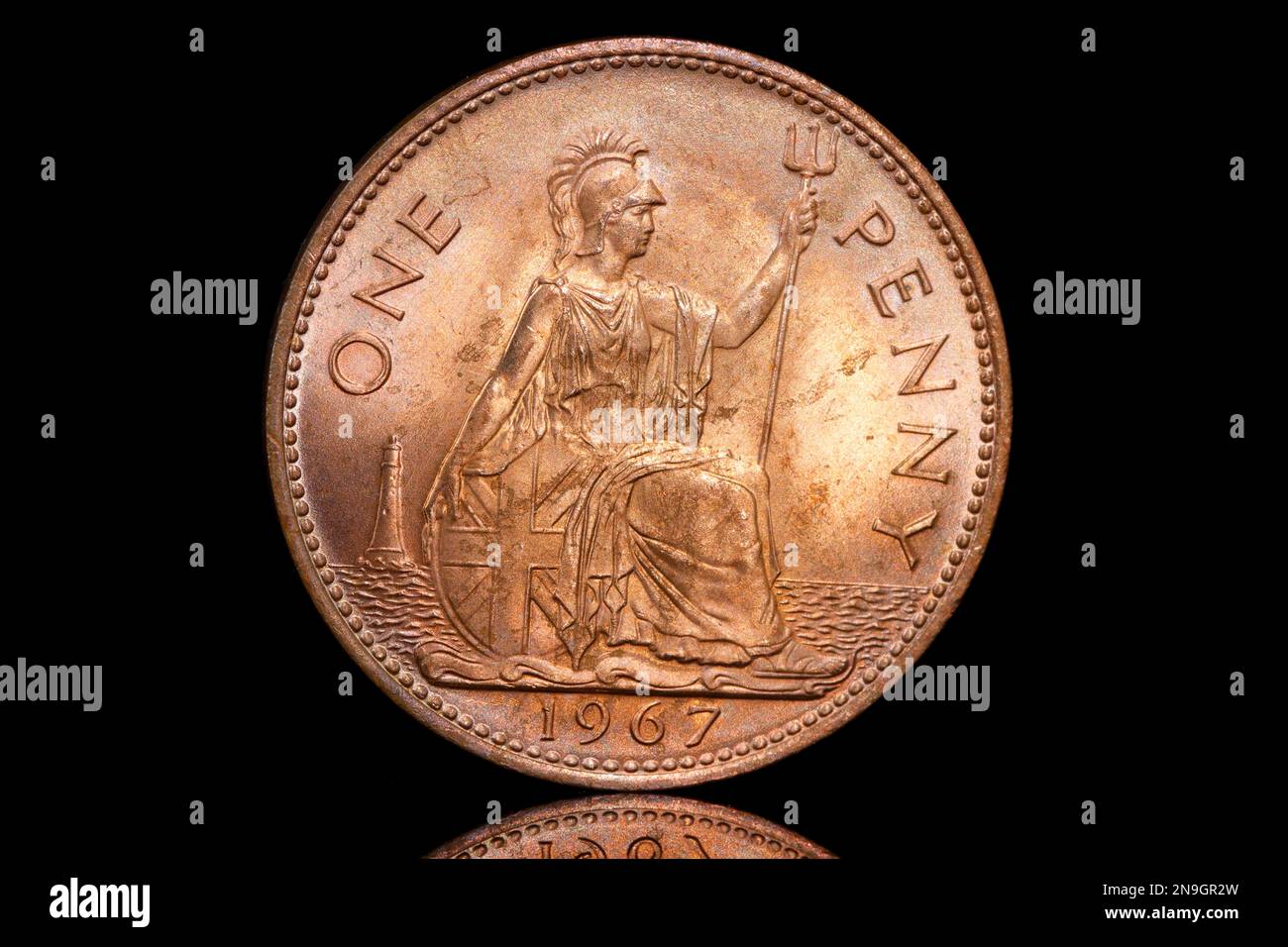 Reverse side of a 1967 One Penny featuring Britannia design Stock Photo ...