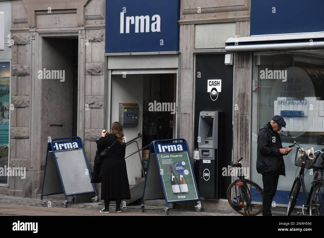Irmna closed hi-res stock photography and images - Alamy