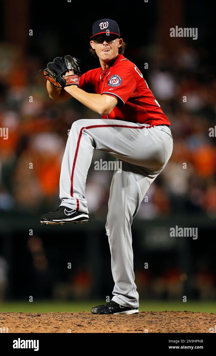 Washington Nationals relief pitcher Tyler Clippard throws to the ...