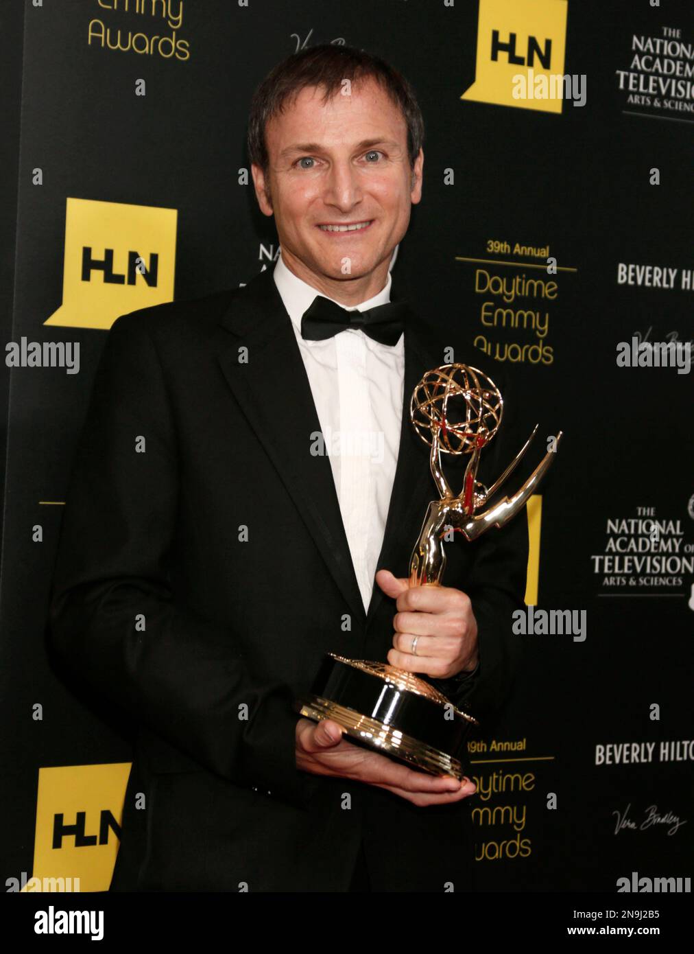 Michael Gelman poses backstage with the talk show - entertainment award ...