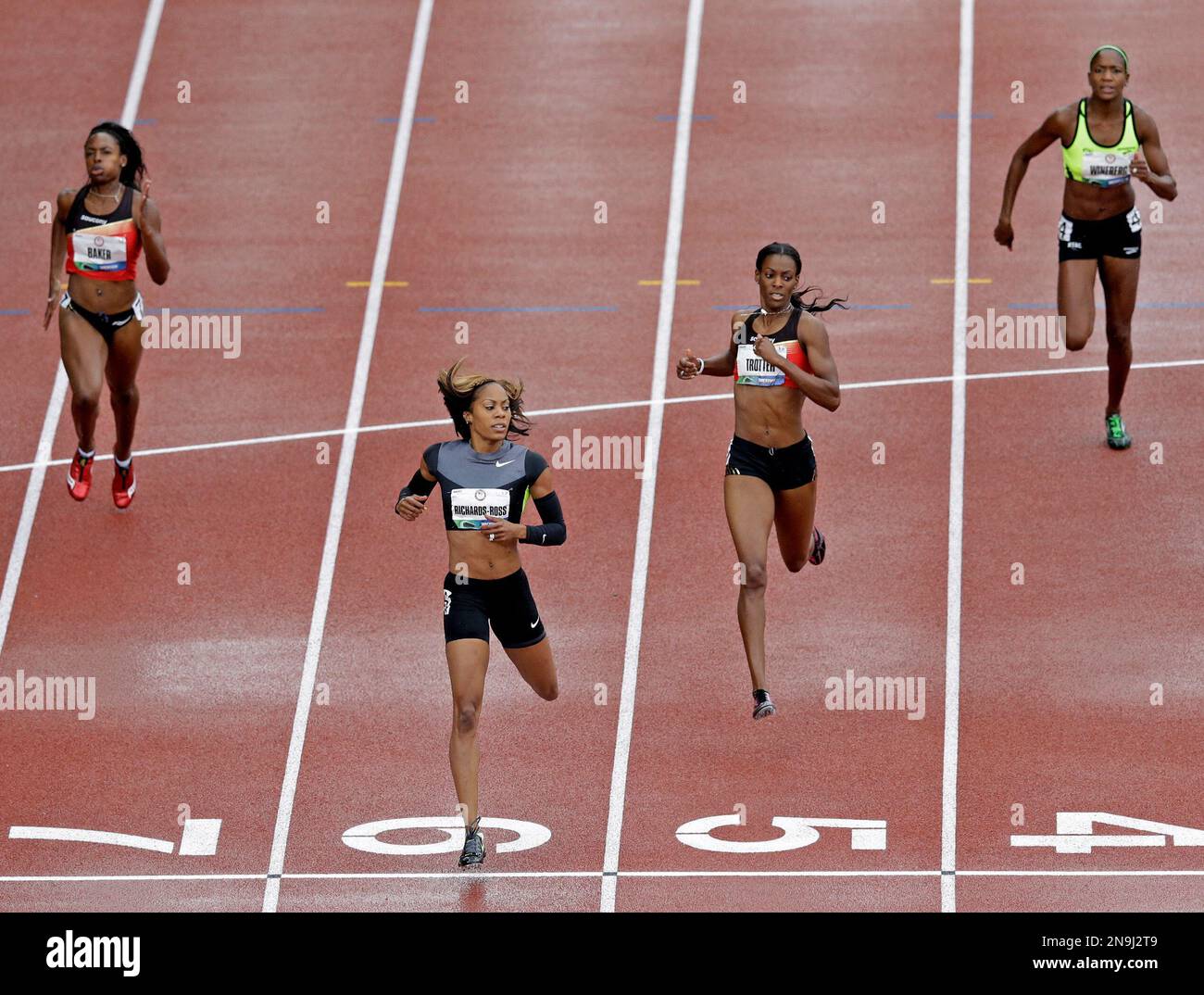 Sanya Richards-Ross crosses the finish line in a women's 400m semifinal ...