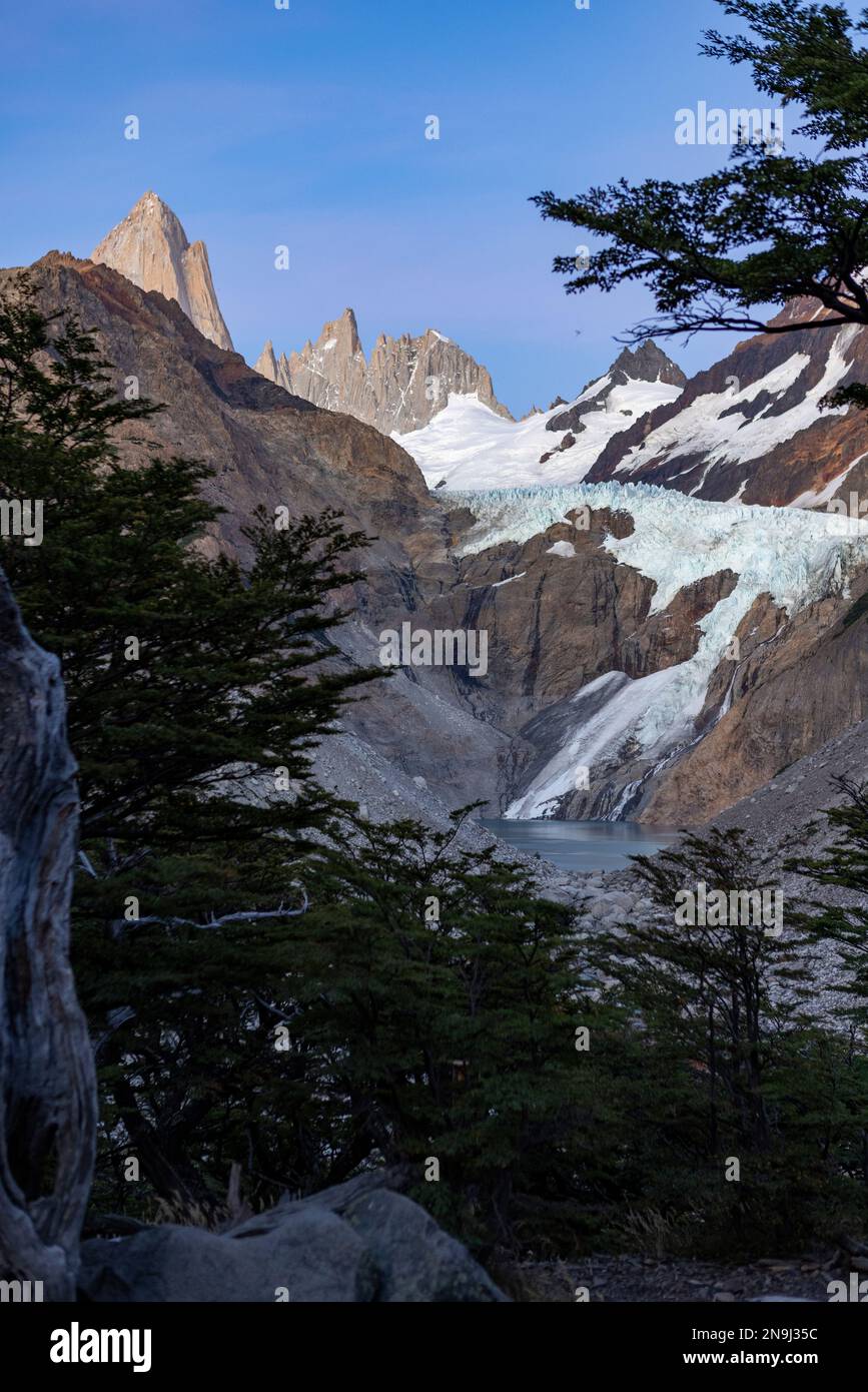 Beautiful Glaciar Piedras Blancas with lagoon in the first morning ...