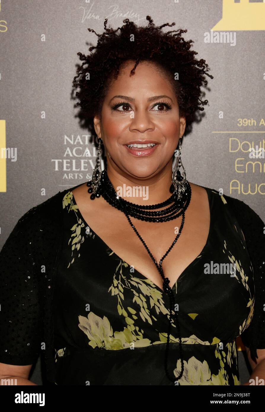 Kim Coles arrives at the 39th Annual Daytime Emmy Awards on HLN at the ...