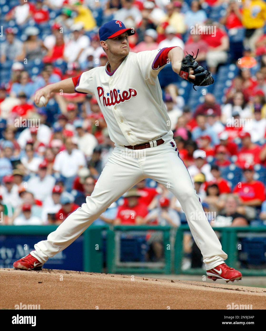 Philadelphia Phillies starting pitcher Kyle Kendrick throws against the ...