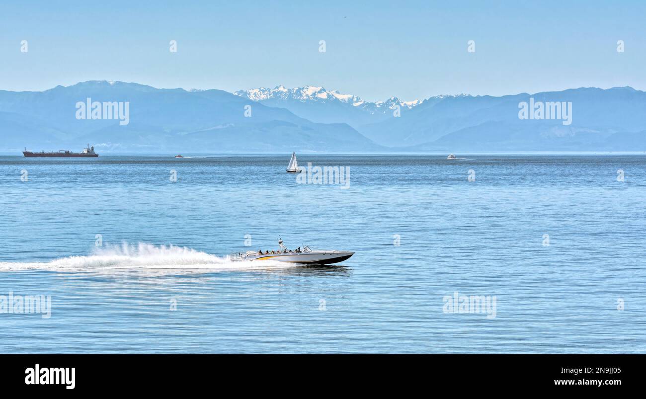 Power motor boat running over the bay with tourist tour Stock Photo - Alamy