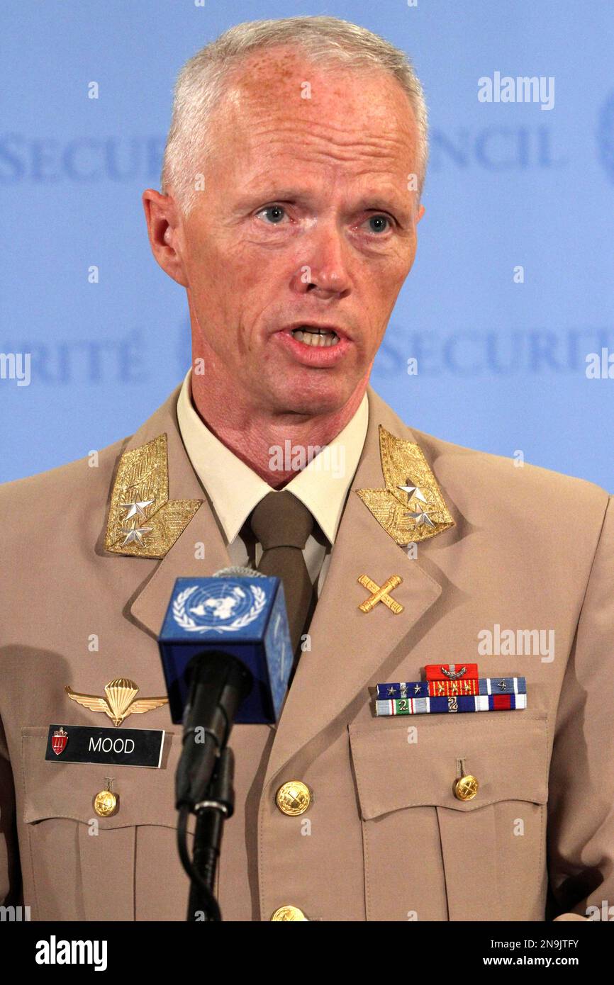 Maj. Gen. Robert Mood, the head of the U.N. observer mission in Syria ...
