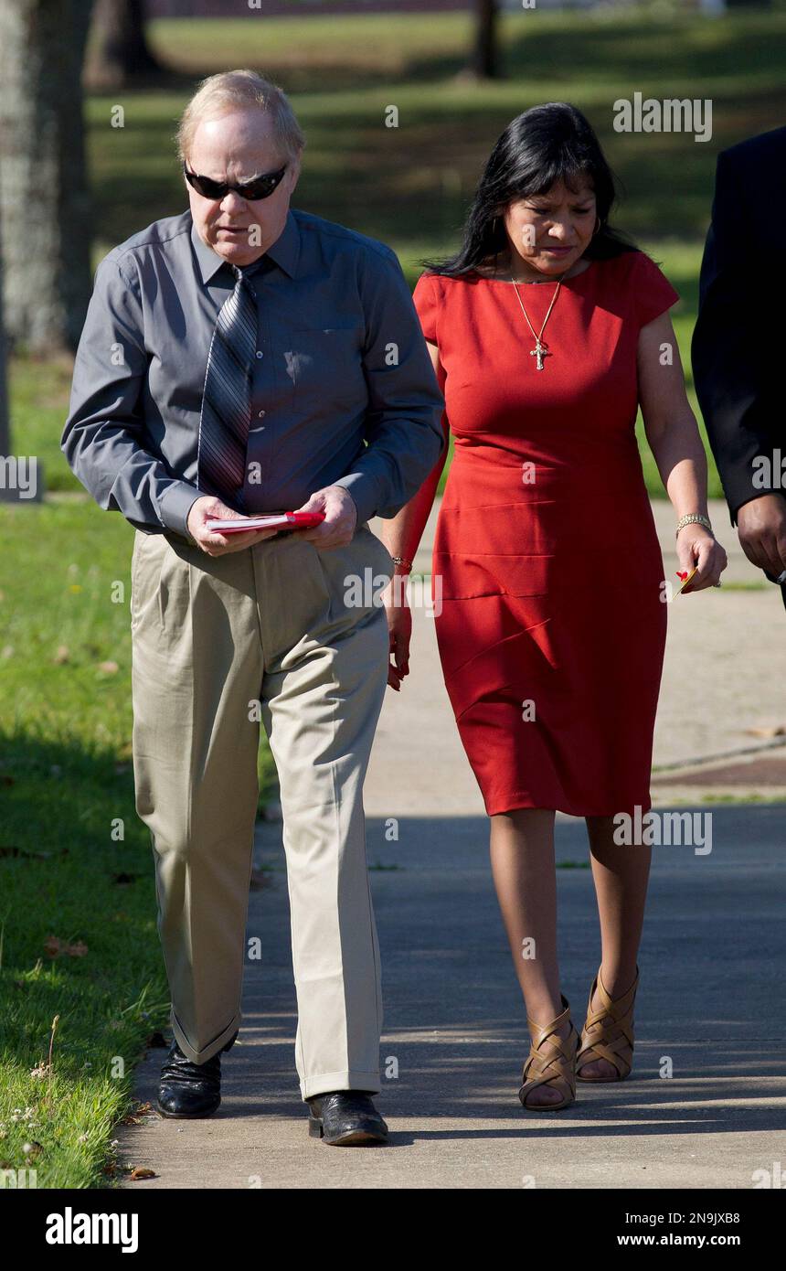 Harvey Updyke arrives with his wife Elva at the Lee County Justice ...