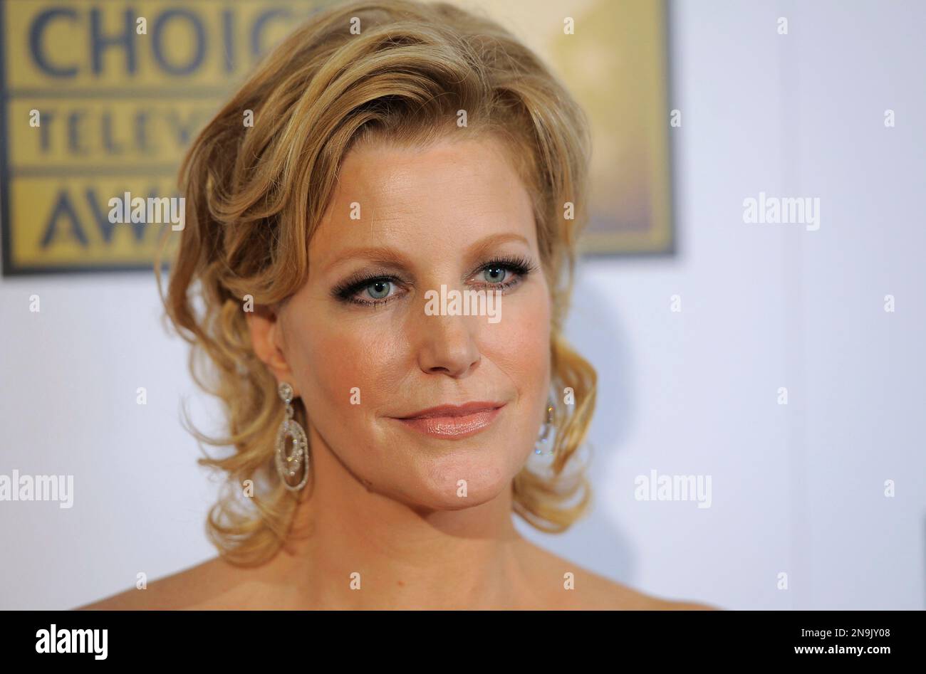 Anna Gunn arrives at the 2nd Annual Critics' Choice Television Awards ...