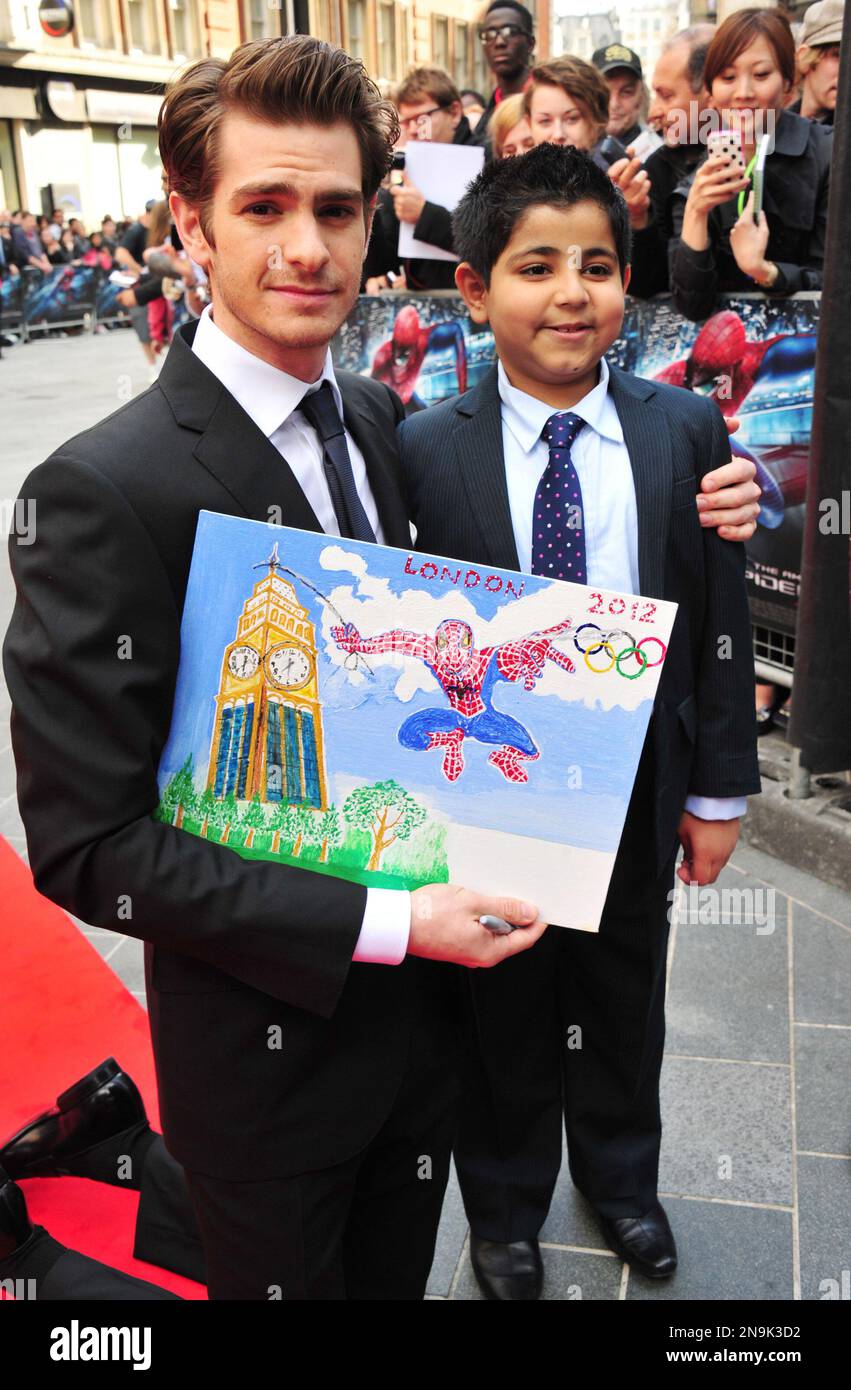 Andrew Garfield arrives at the The Amazing Spiderman Gala Premiere at ...