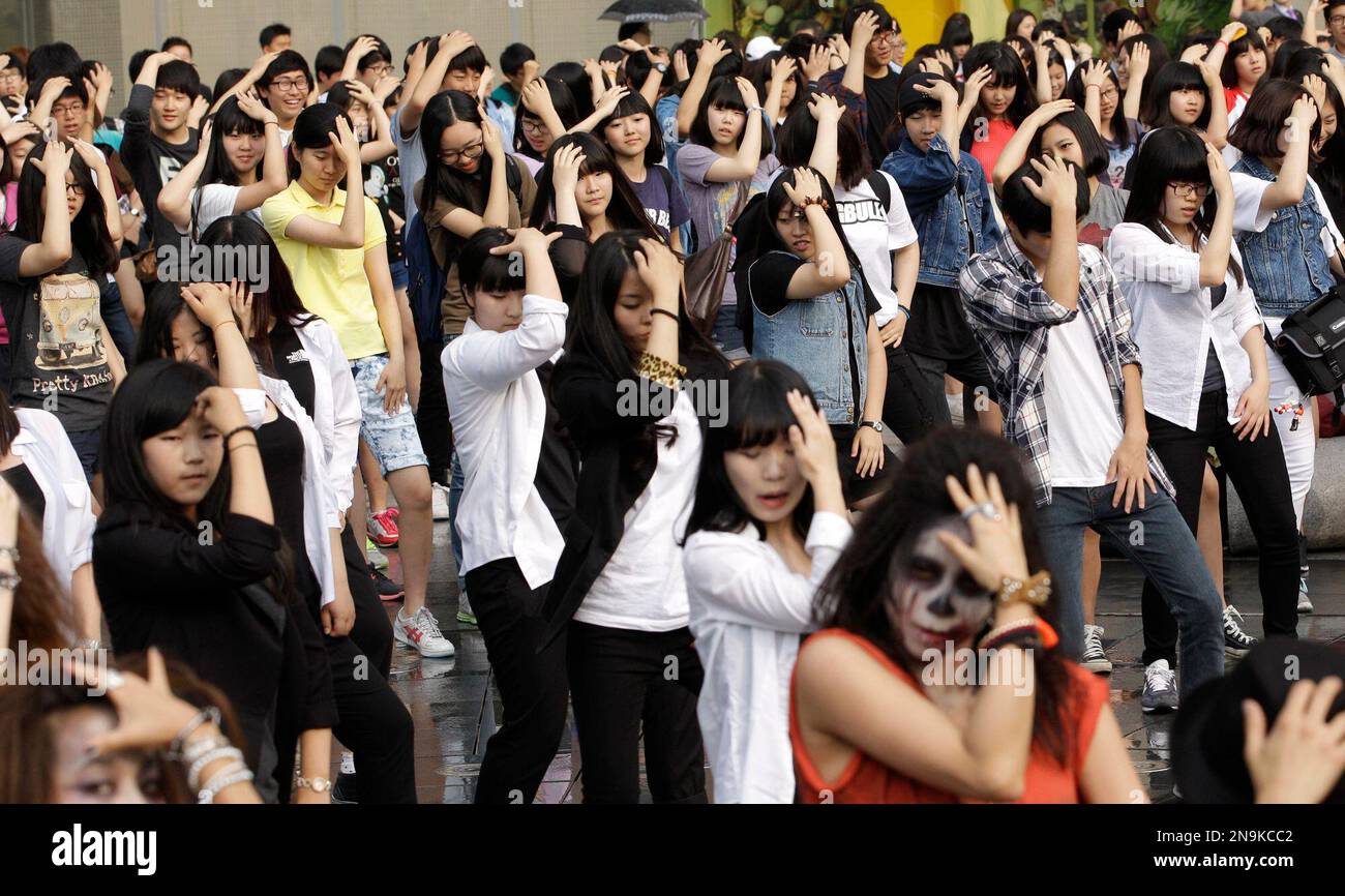 South Korean fans of the late U.S. pop star Michael Jackson dance ...