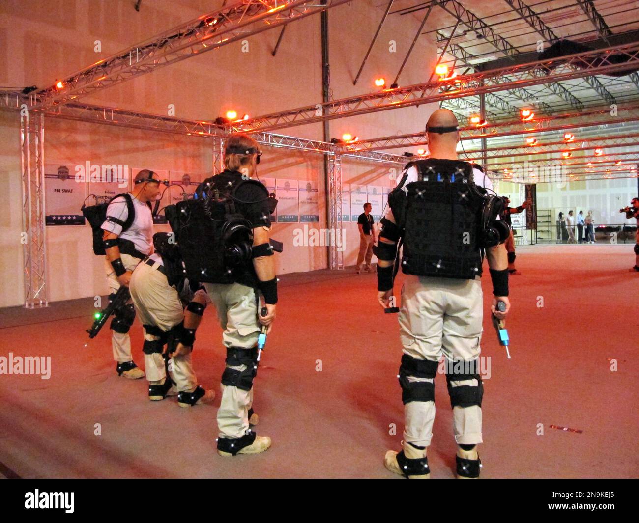 Police officers demonstrate virtual reality simulation technology ...