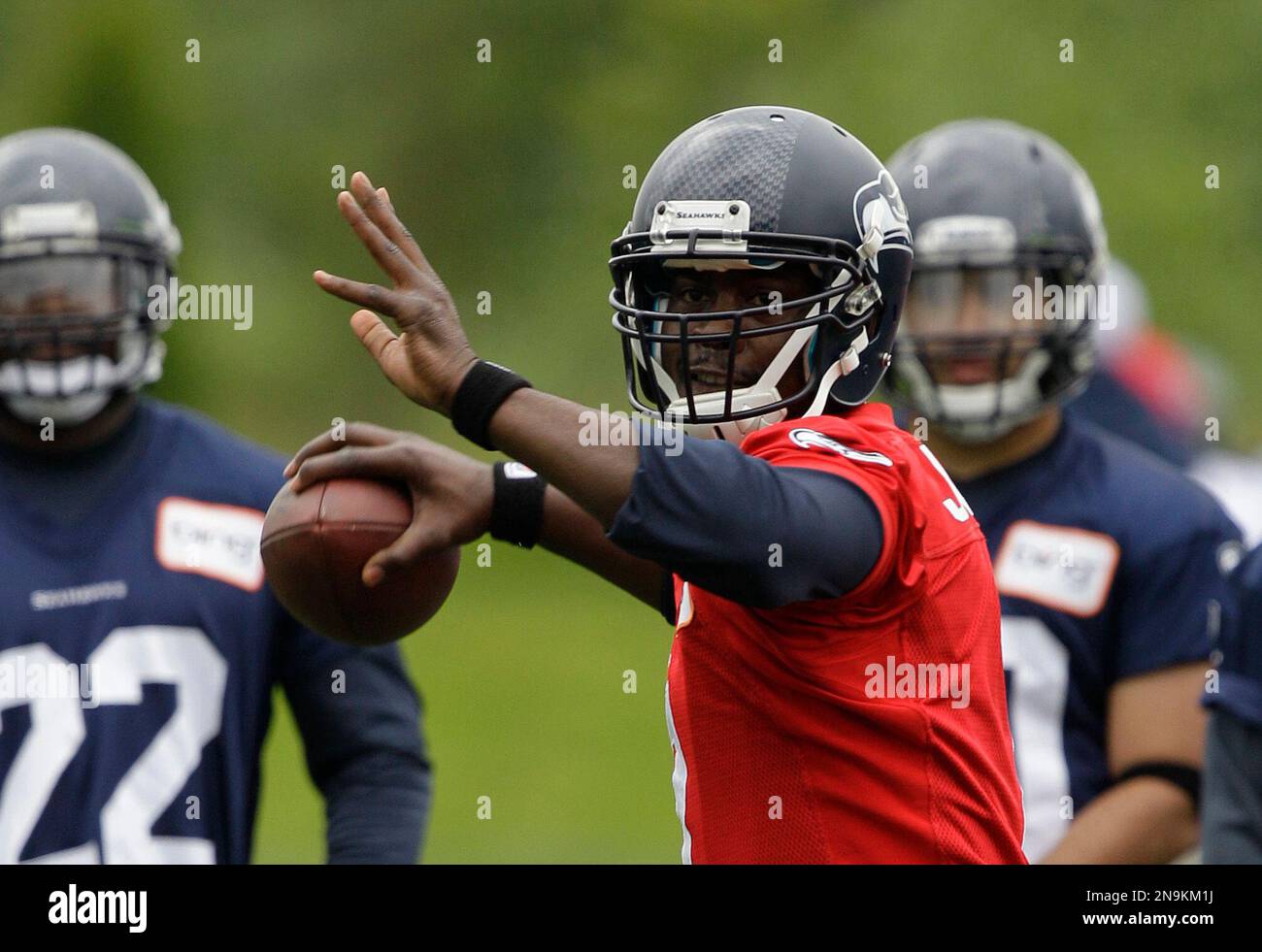 Seattle Seahawks quarterback Tavaris Jackson passes, Thursday, June 14 ...