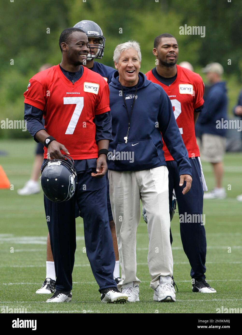 Seattle Seahawks quarterback Tavaris Jackson (7) chats with head coach ...