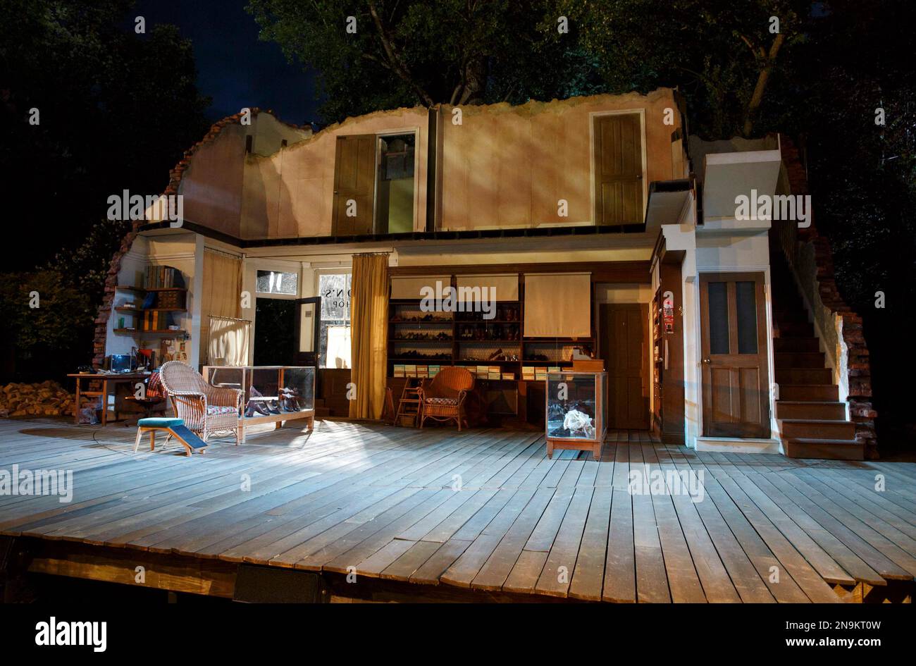 Regents park open air theatre hi-res stock photography and images - Alamy