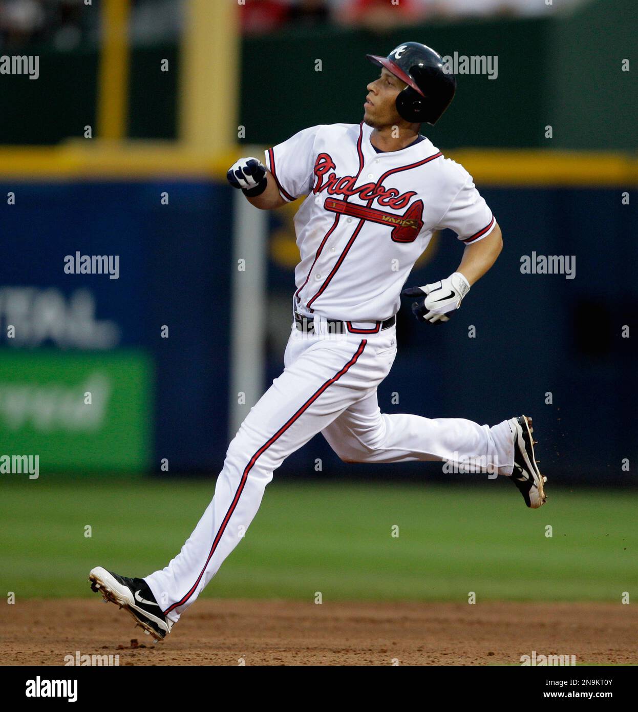 Atlanta Braves shortstop Andrelton Simmons (19) plays in a baseball ...