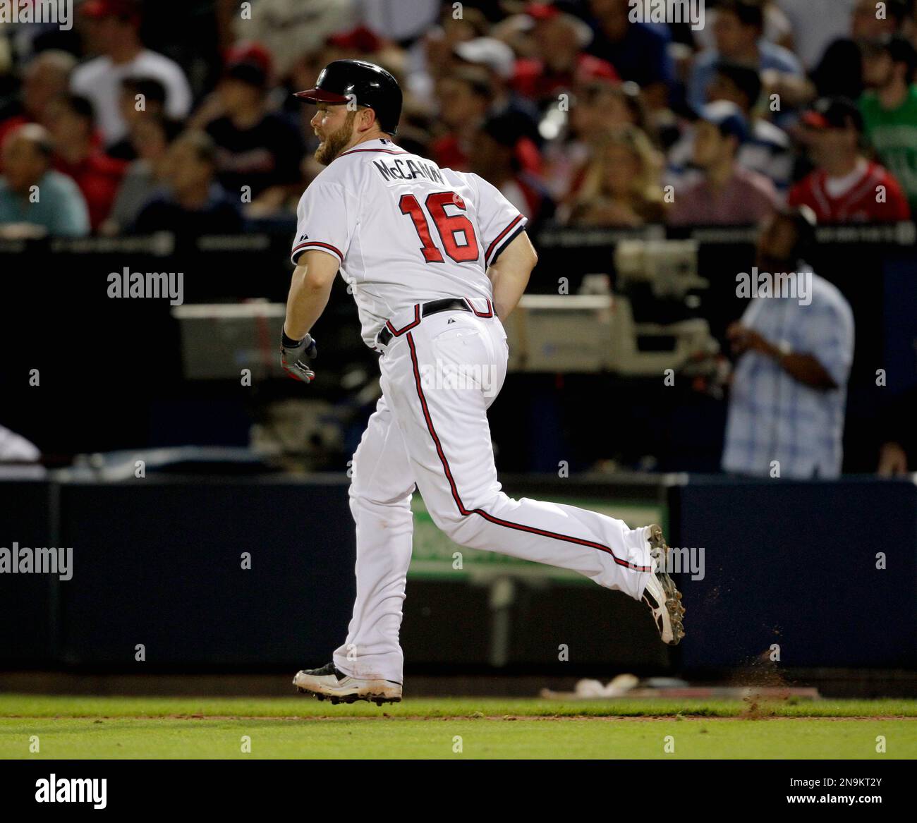 Atlanta Braves catcher Brian McCann (16) plays in a baseball game ...