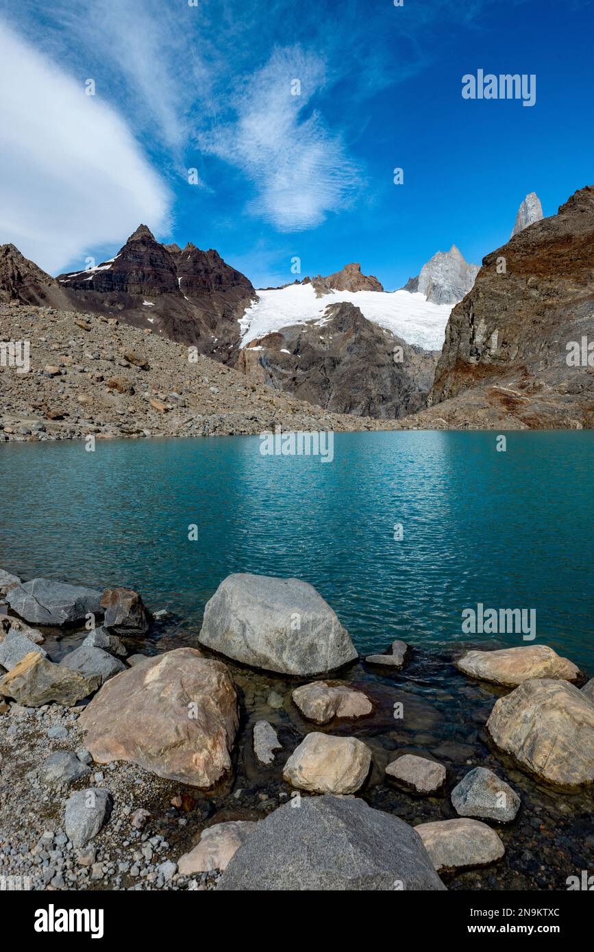 Laguna de los Tres with its turquoise water at Mount Fitz Roy - famous ...