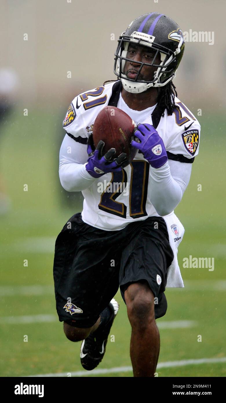Baltimore Ravens cornerback Ladarius Webb makes a catch during NFL ...
