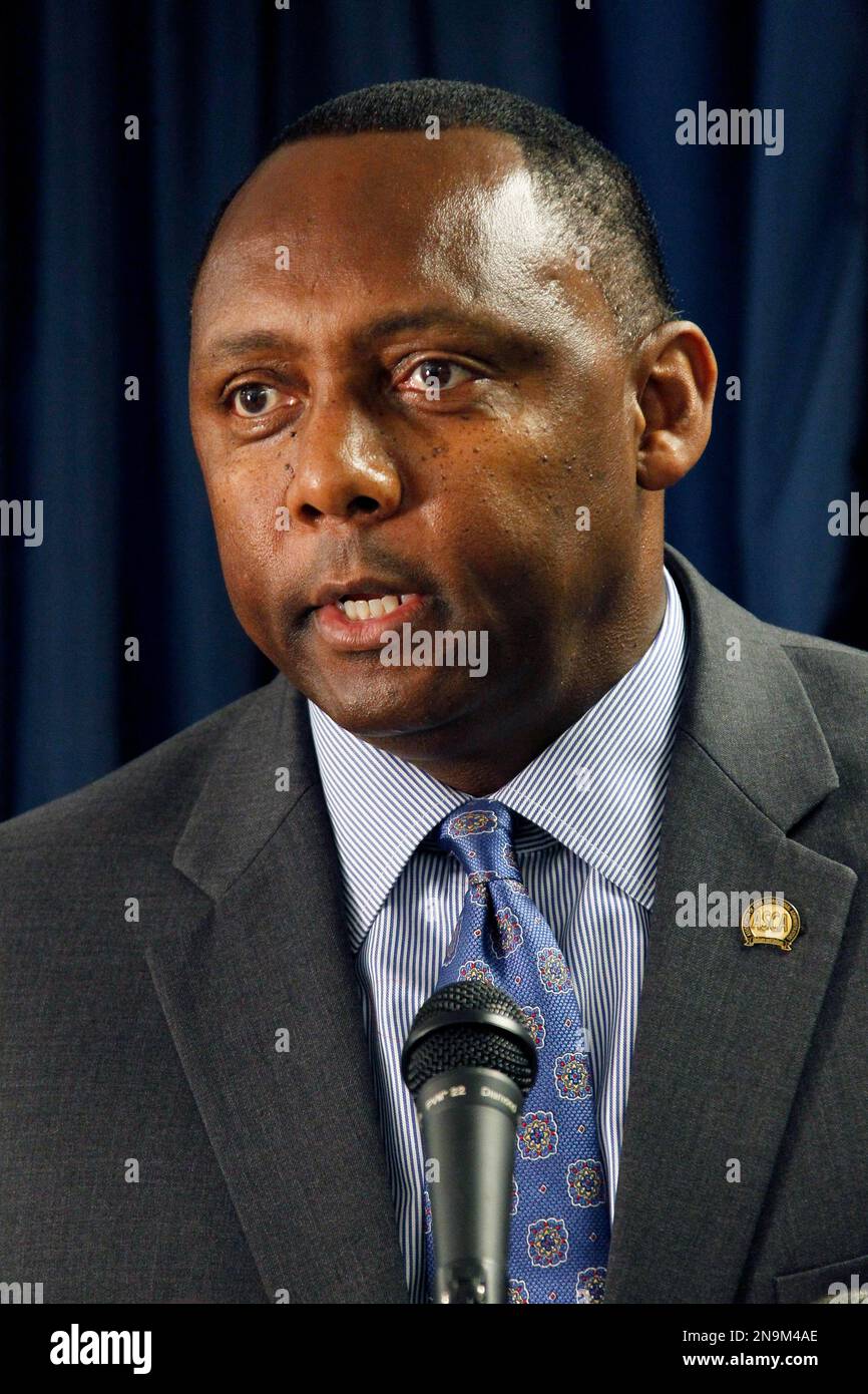Mississippi Department of Corrections Commissioner Chris Epps briefs ...