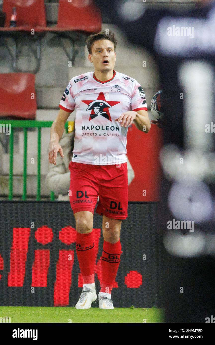 Essevee's Jelle Vossen looks dejected during a soccer match between SV ...