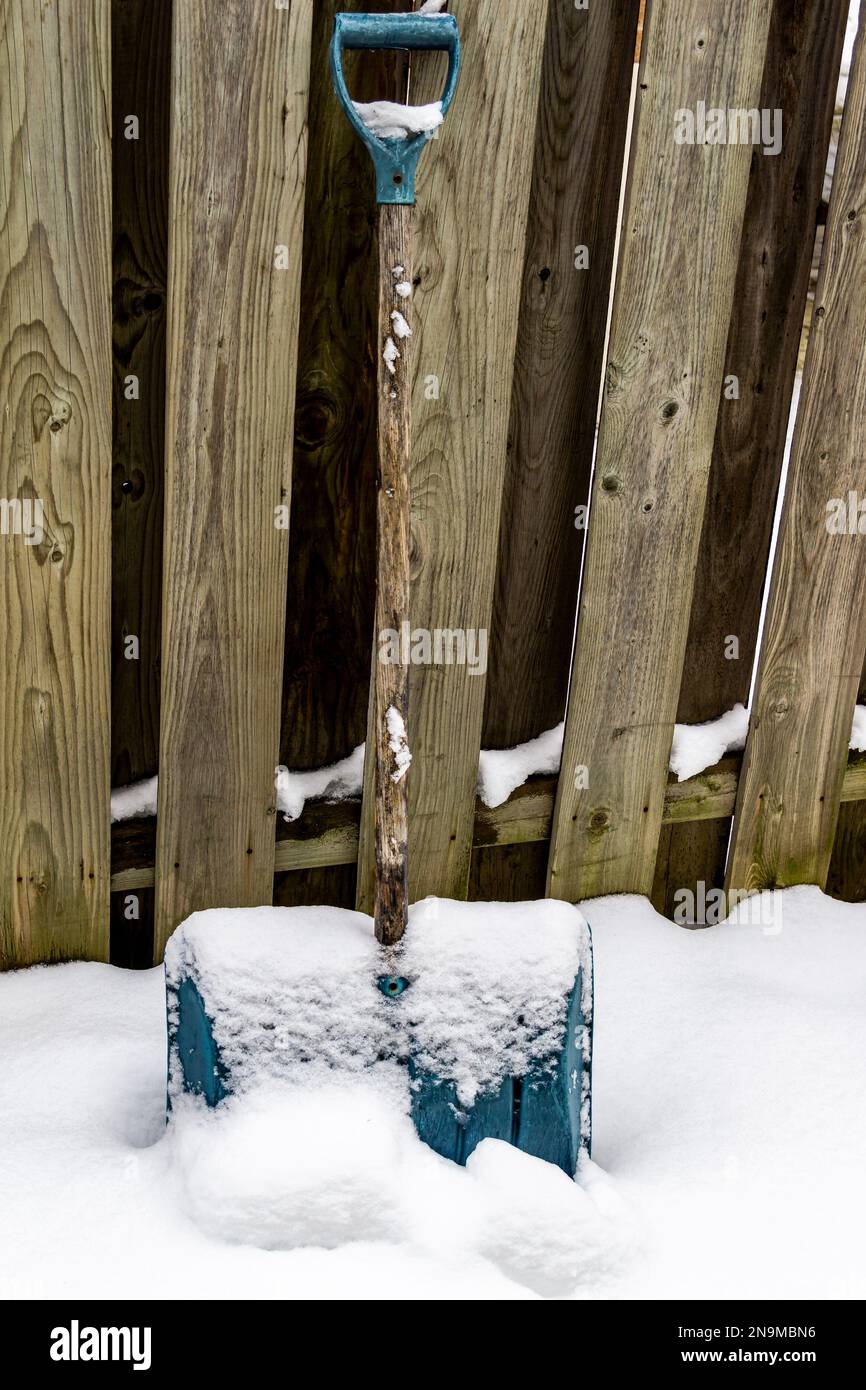 Frozen fence panel hi-res stock photography and images - Alamy