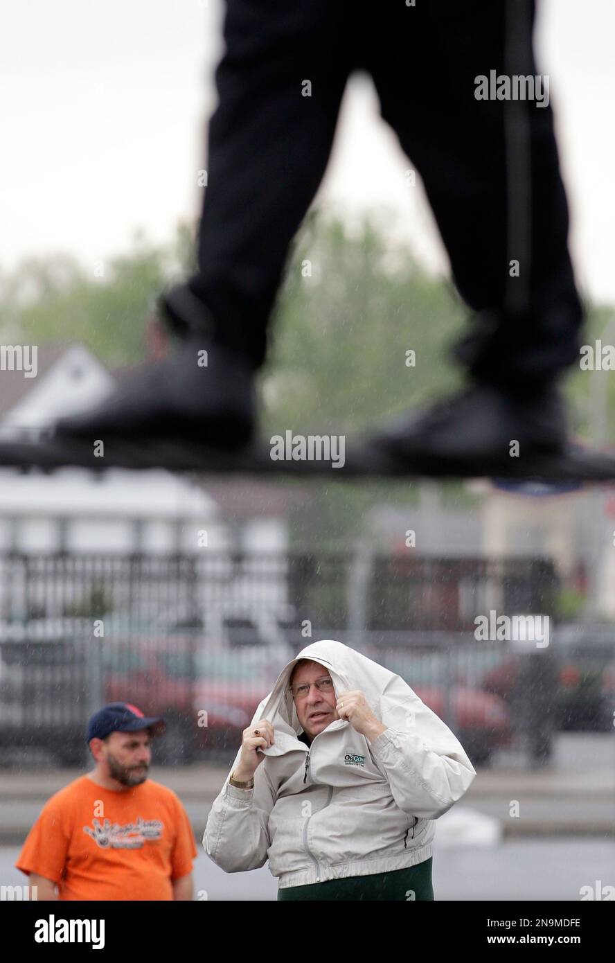 FILE - This May 16, 2012 photo shows Nik Wallenda performing a walk on ...